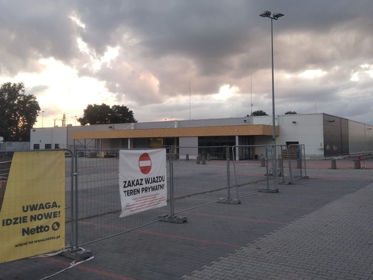 Tesco zmienia się w Netto. Otwarcie nowego marketu w Koźlu w ciągu ...