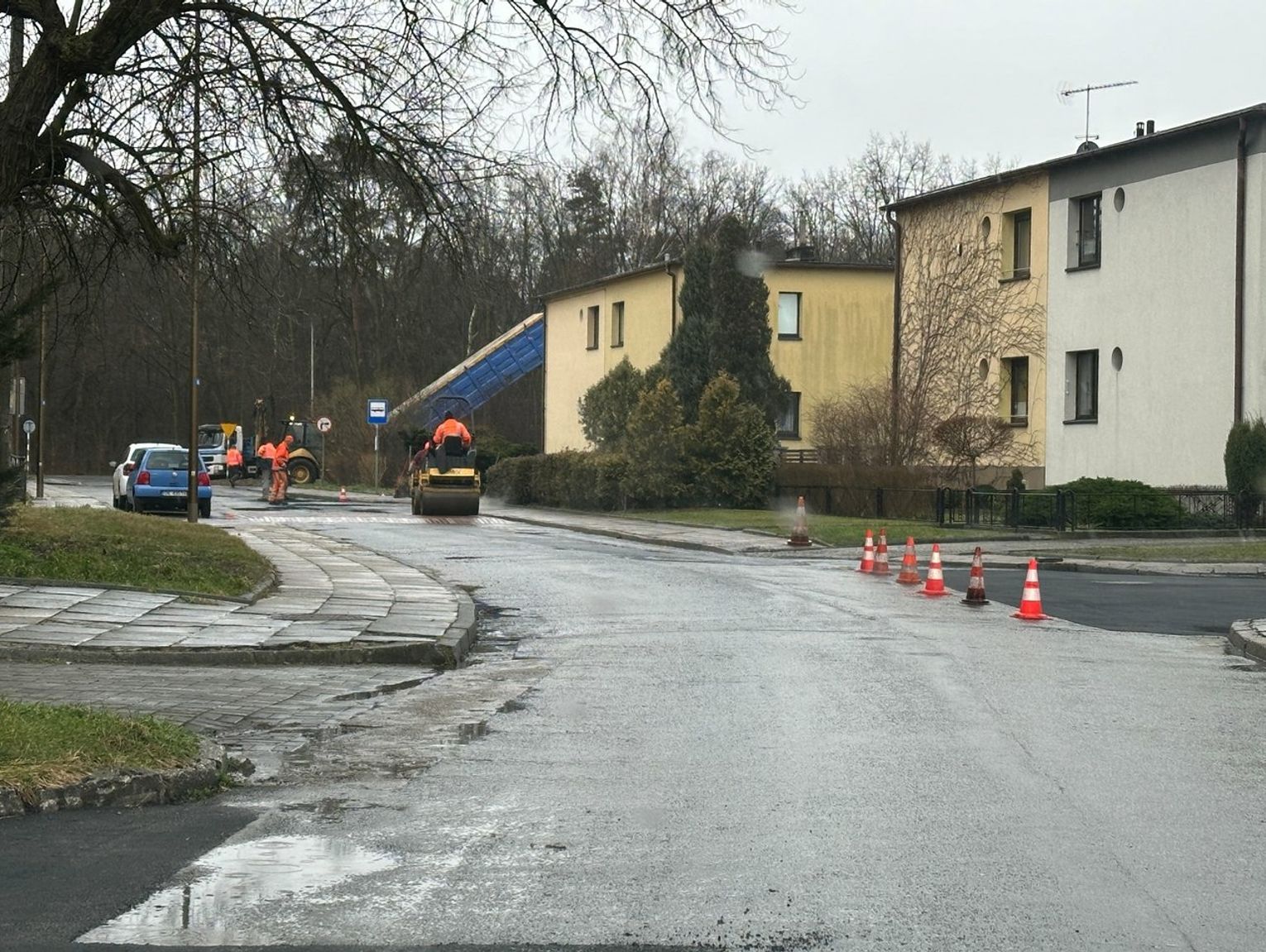 Drogowcy mają pełne ręce roboty z łataniem dziur. Ruszyły pozimowe ...